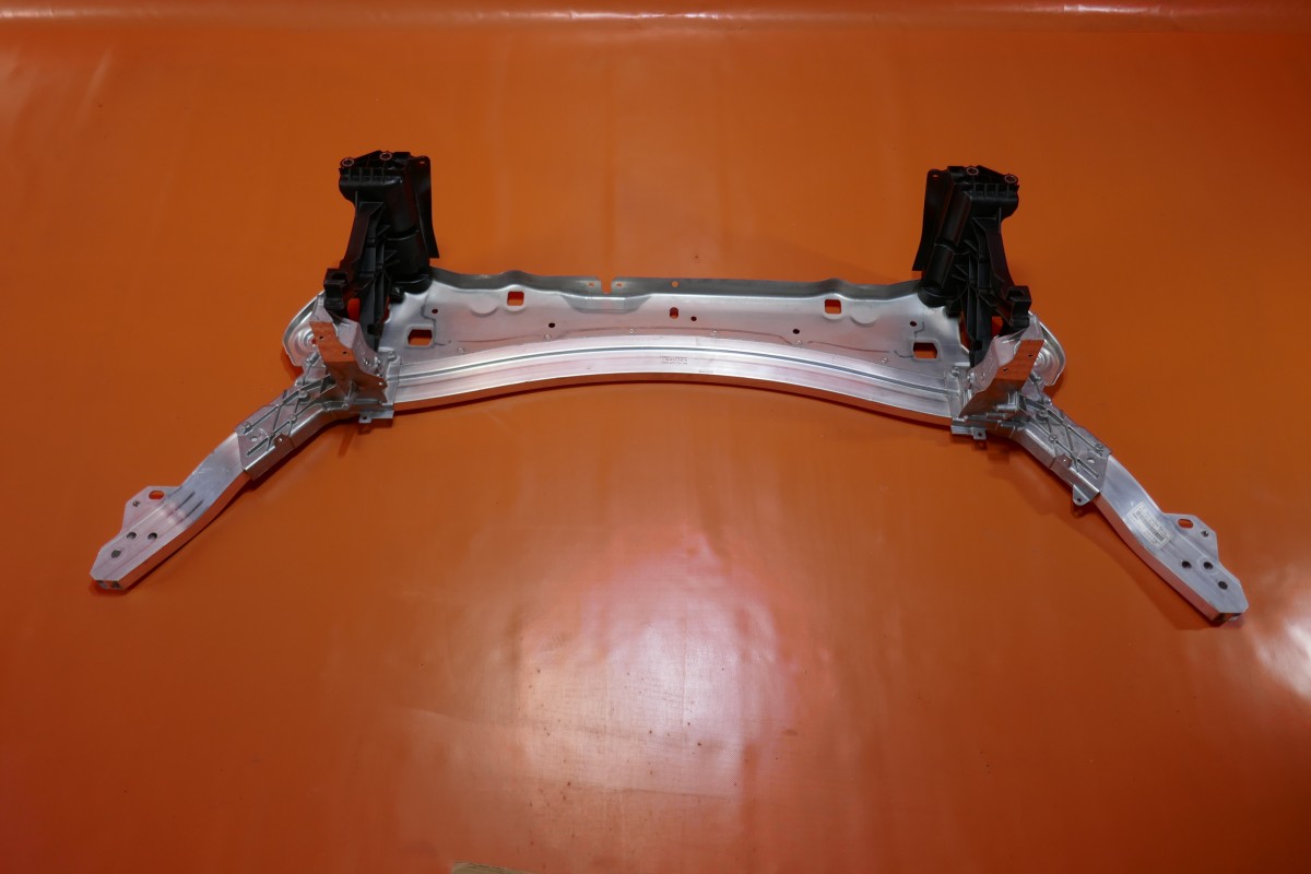 MERCEDES BENZ GLC300 UPPER TIE BAR SUPPORT 2015 2016 2017 GLC43 A253