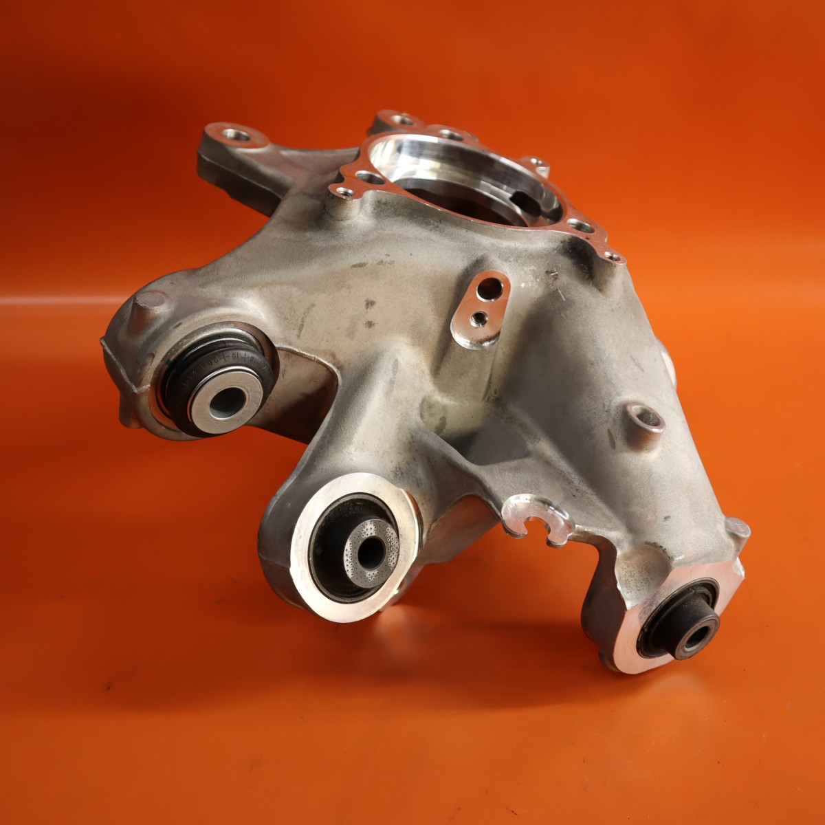 TESLA MODEL Y KNUCKLE LEFT REAR 2020 2021 2022 1188411-00-F OEM