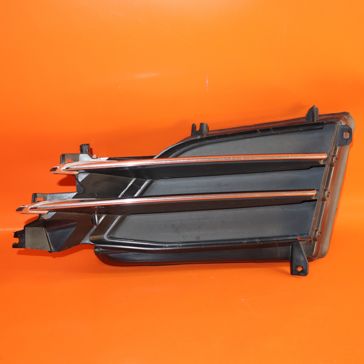 TESLA MODEL S ACTIVE LOUVER LEFT DRIVER 2016 2017 2018 2019 2020 2021