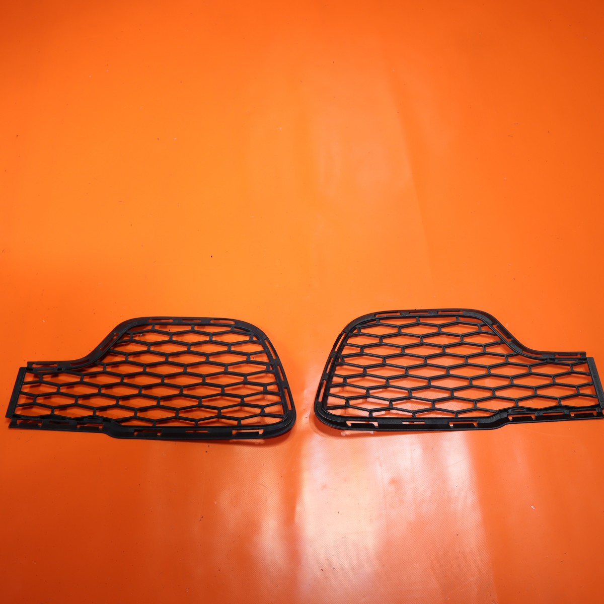 MASERATI GHIBLI GRILLE LEFT RIGHT LOWER 2014 2015 2016 2017 670010766 OEM