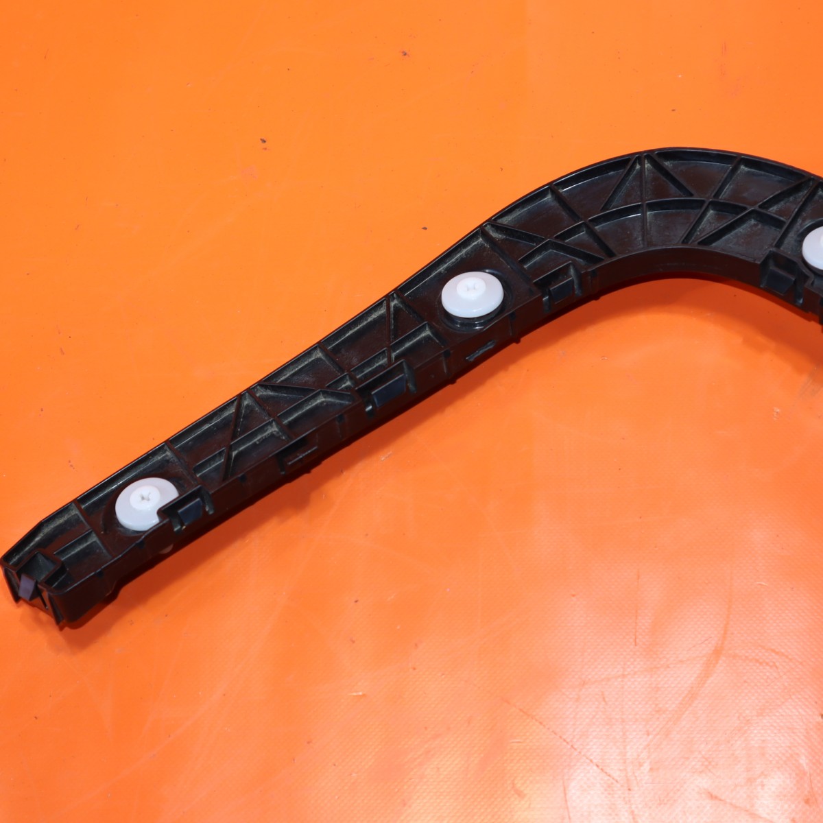 TESLA MODEL Y BUMPER RETAINER BRACKET LEFT REAR 2020 2021 2022 2023 ...