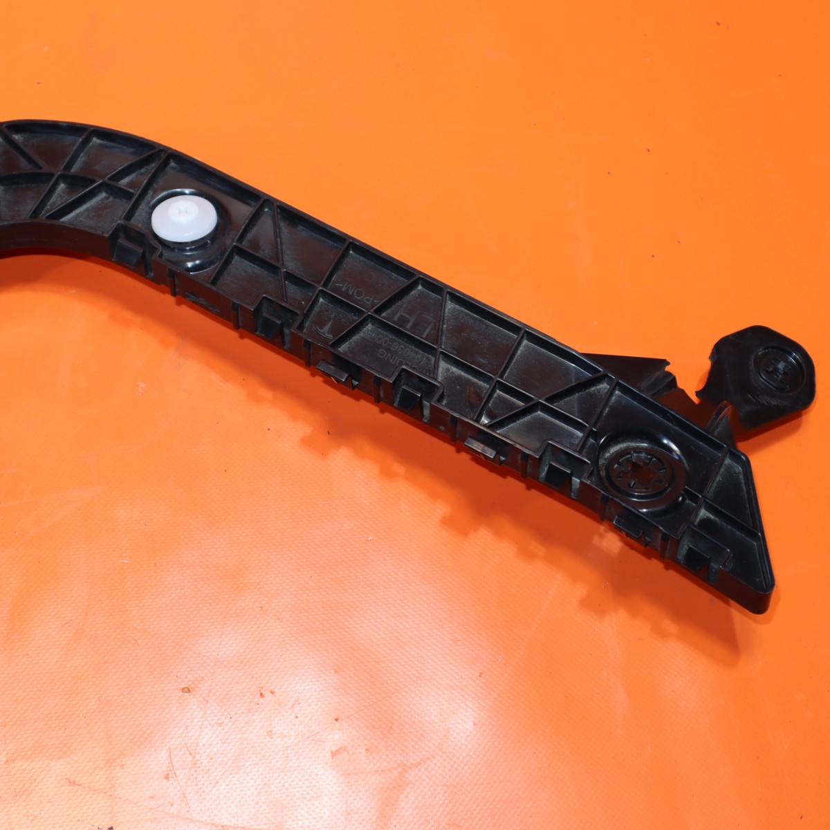 TESLA MODEL Y BUMPER RETAINER BRACKET LEFT REAR 2020 2021 2022 2023 ...