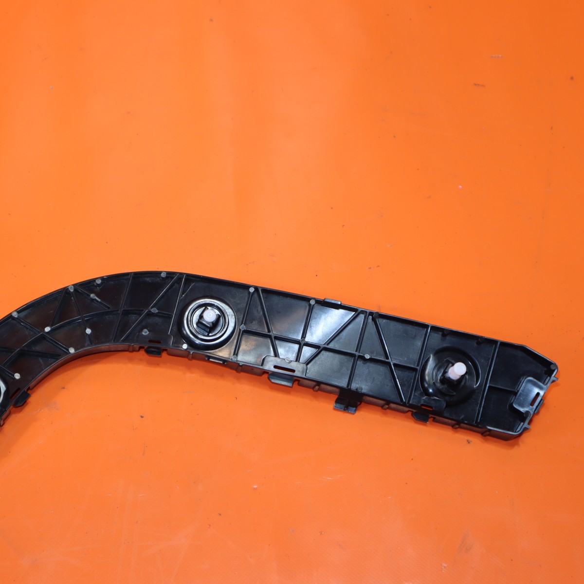 TESLA MODEL Y BUMPER RETAINER BRACKET LEFT REAR 2020 2021 2022 2023 ...