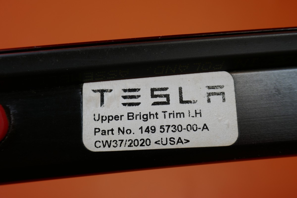 TESLA MODEL Y ROOF MOLDING UPPER BRIGHT TRIM LEFT 2020 2021 2022 ...