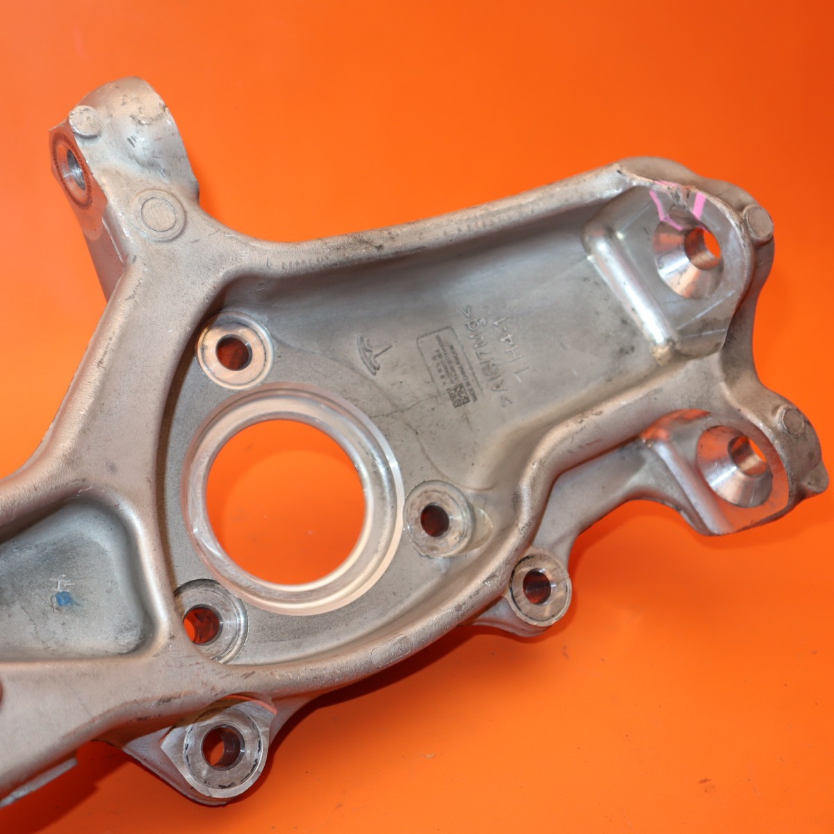 TESLA MODEL Y KNUCKLE SPINDLE LEFT FRONT 2020 2021 2022 1188311-00-E OEM