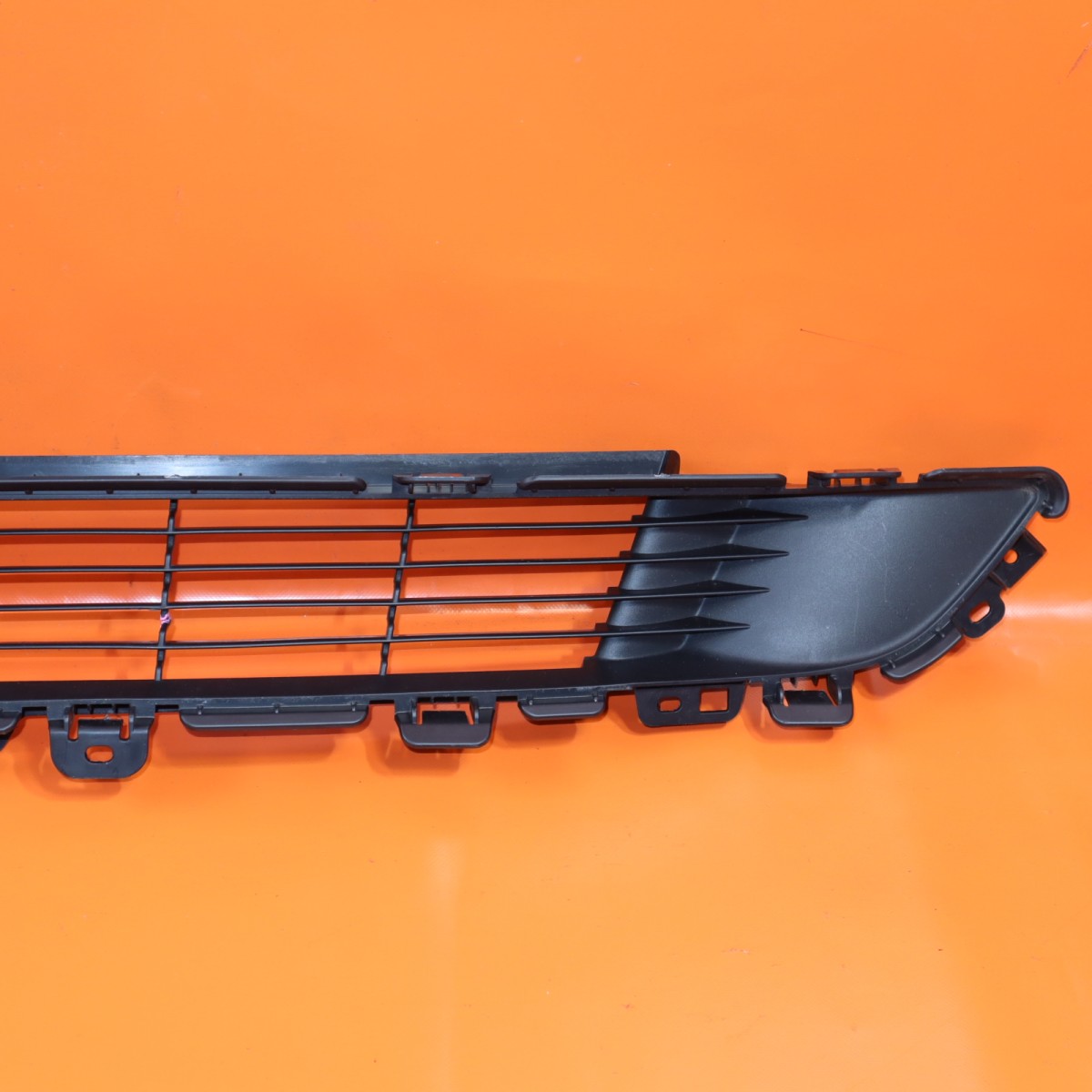 TESLA MODEL Y GRILLE FRONT CENTER LOWER 2020 2021 2022 1493759-00-A OEM