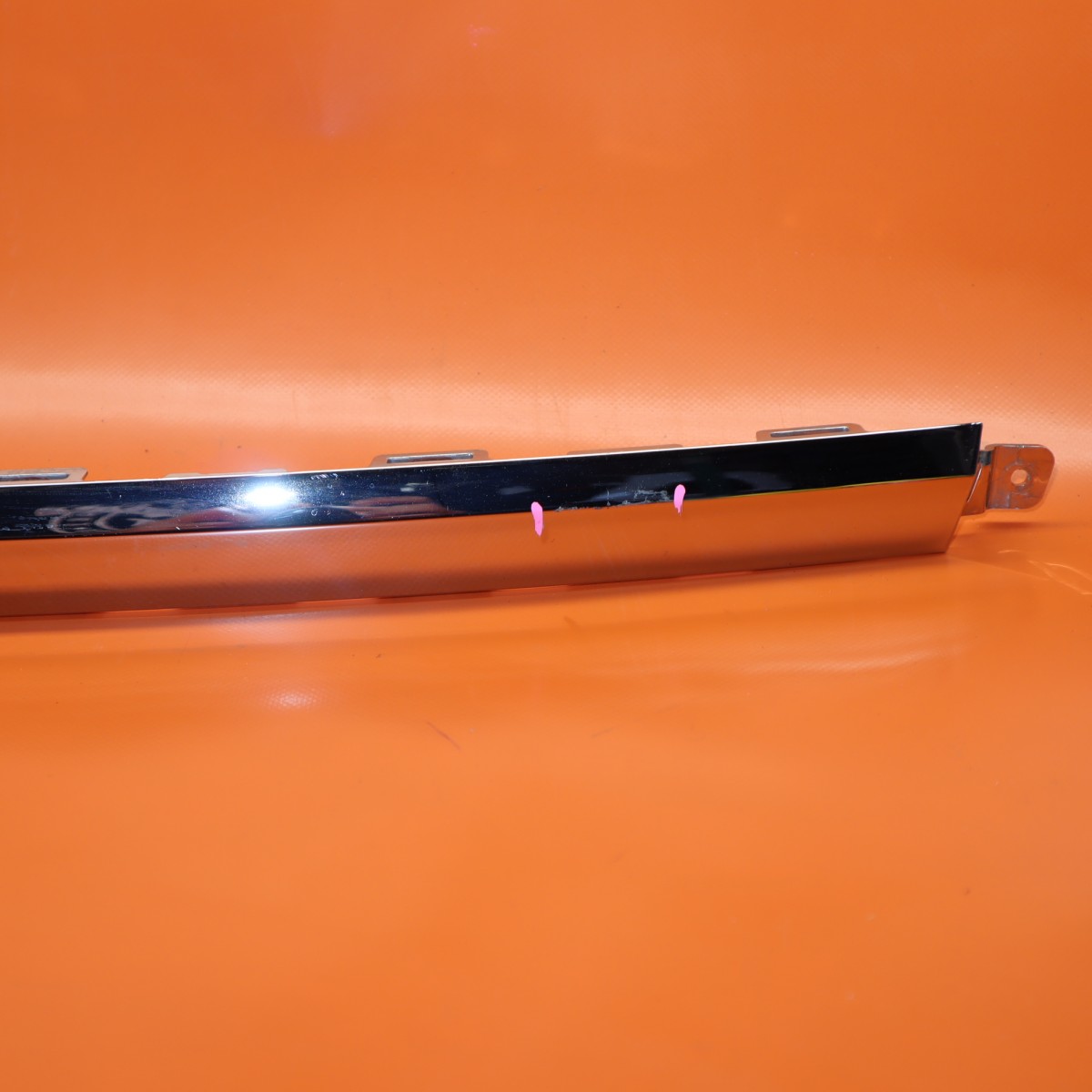 BENTLEY BENTAYGA REAR BUMPER MOLDING TRIM CENTER 2017 2018 2019 2020 ...