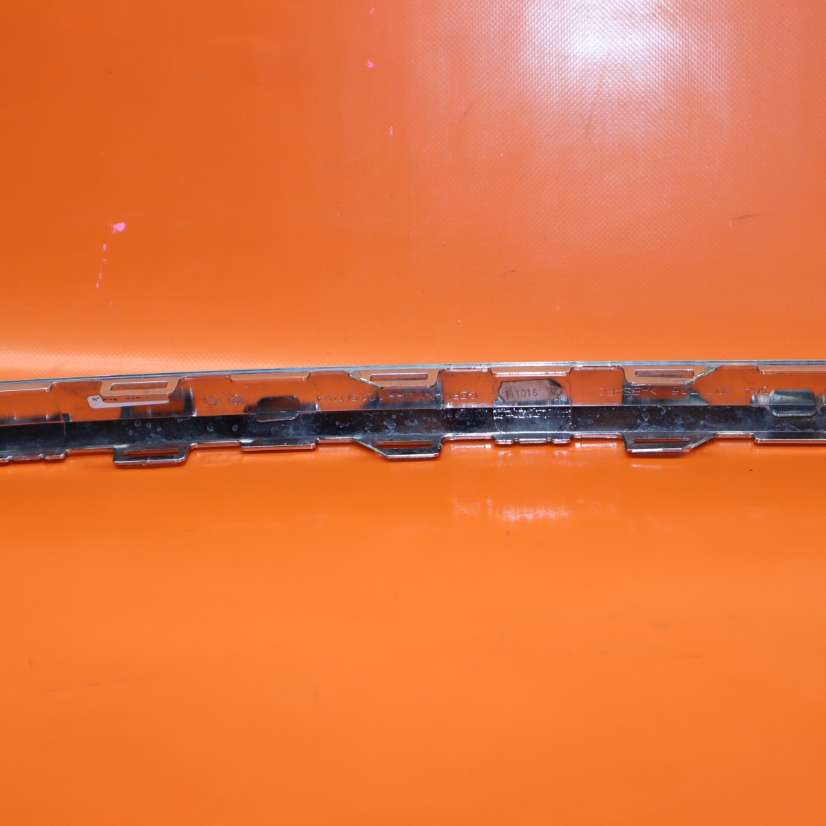 BENTLEY BENTAYGA REAR BUMPER MOLDING TRIM CENTER 2017 2018 2019 2020 ...