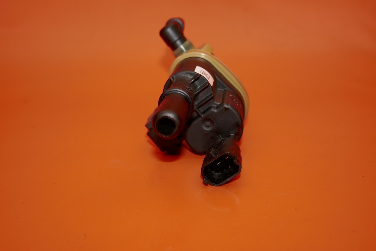 MASERATI LEVANT SOLENOID VALVE 2017 2018 2019 2020 2021 670106836 OEM