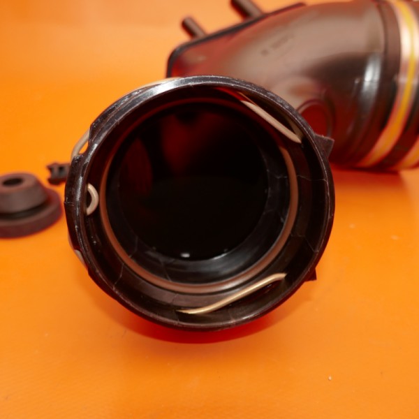 MASERATI LEVANTE CLEAN AIR INTAKE SLEEVE RIGHT 2017 2018 2019 2020 ...