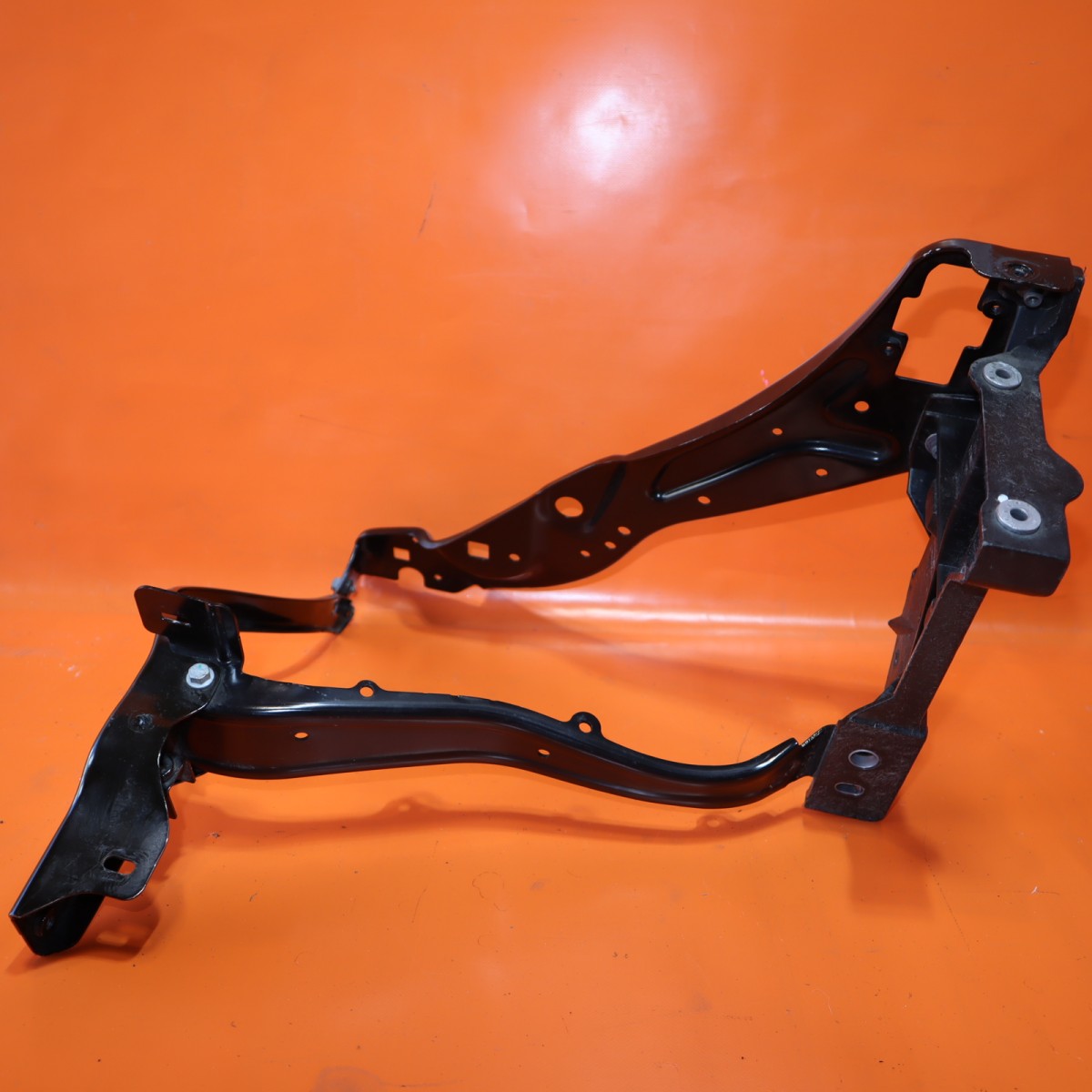 MERCEDES BENZ CLS63 HEADLIGHT SUPPORT BRACKET RIGHT 2012 2013 2014 ...
