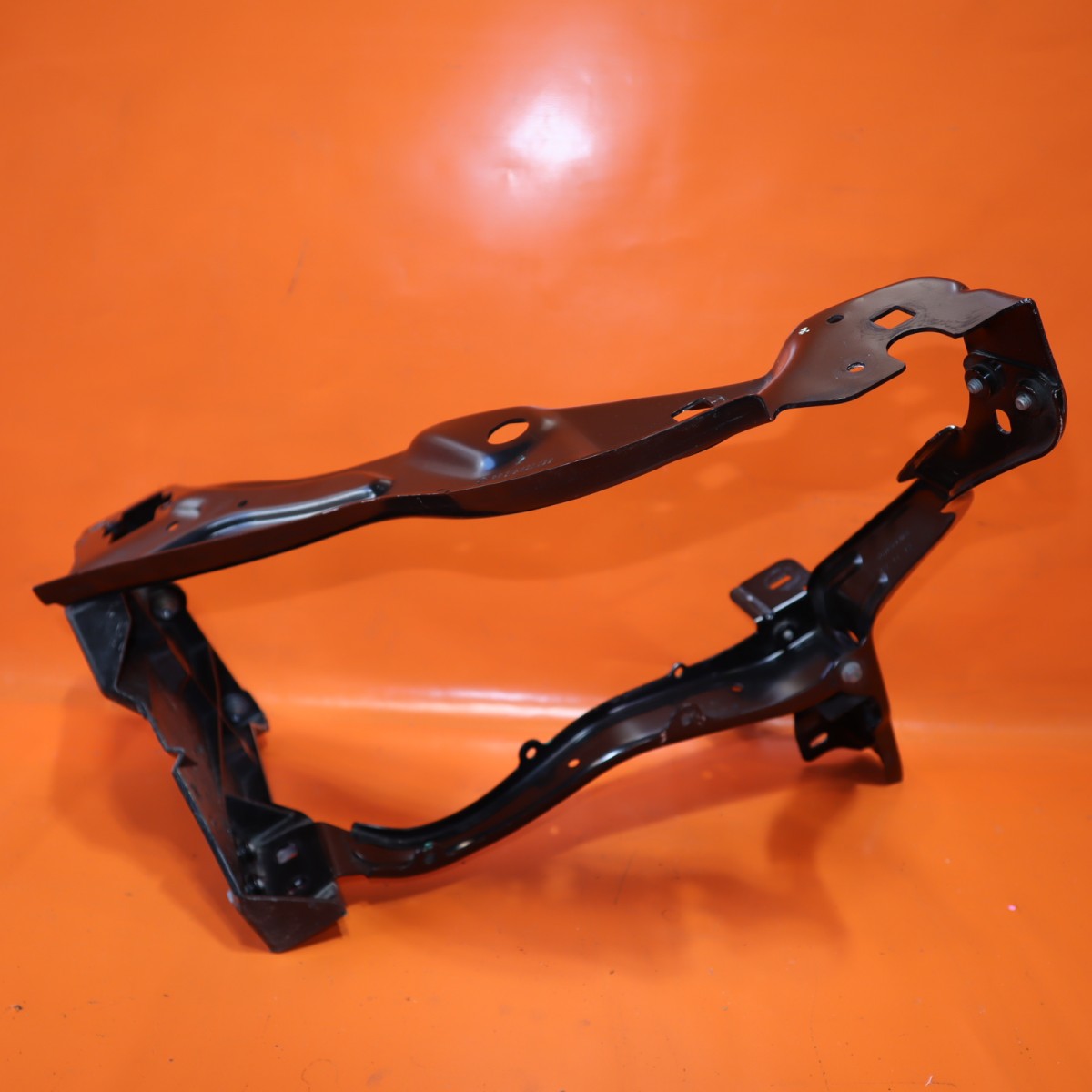 MERCEDES BENZ CLS63 HEADLIGHT SUPPORT BRACKET RIGHT 2012 2013 2014 ...
