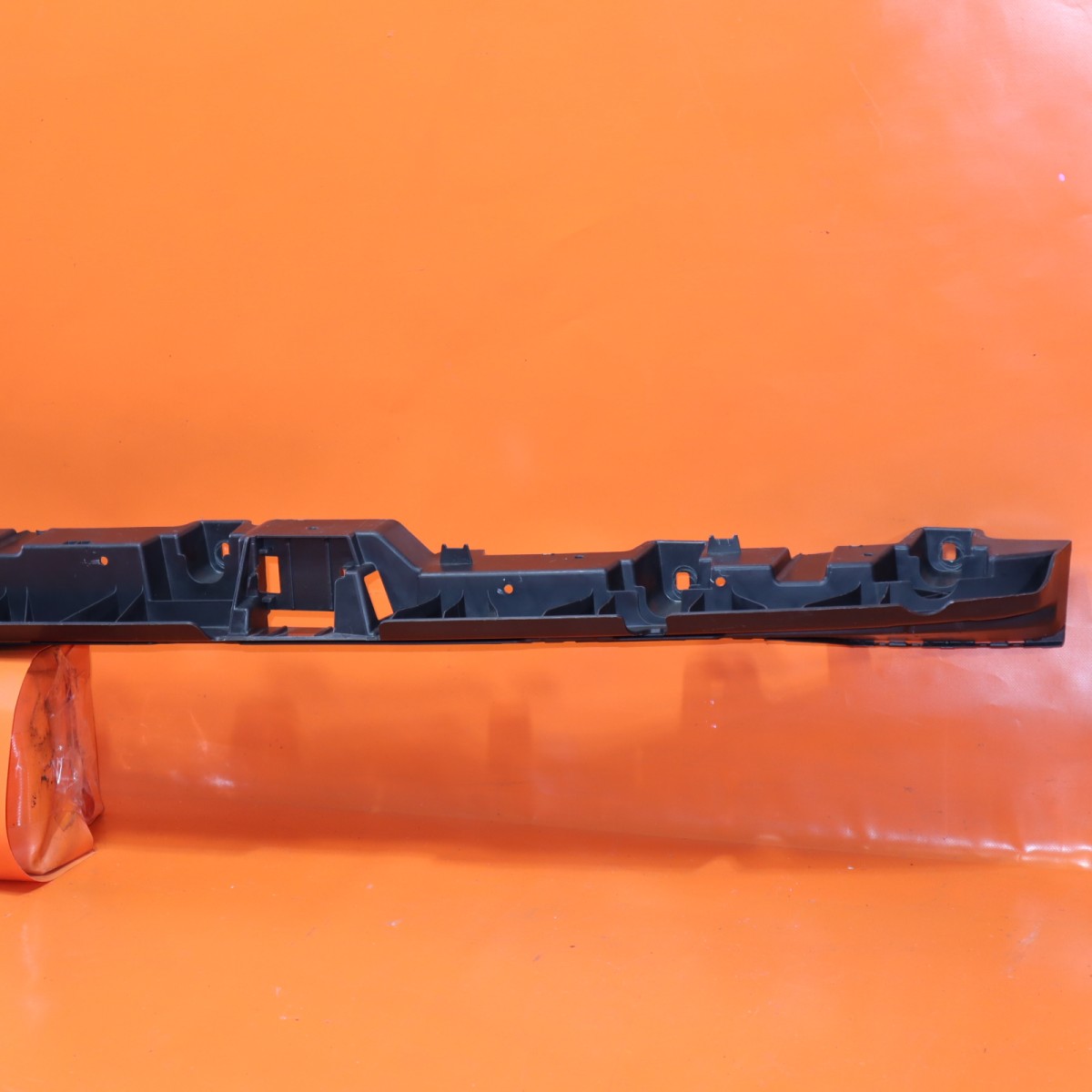 AUDI Q7 GUIDE BRACKET CENTER REAR 2020 2021 2022 SQ7 4M0807458A OEM