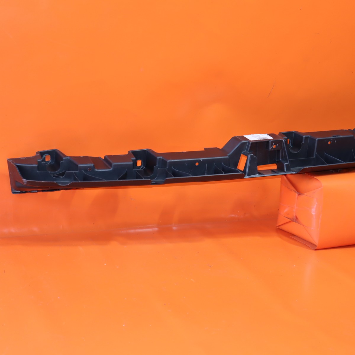 AUDI Q7 GUIDE BRACKET CENTER REAR 2020 2021 2022 SQ7 4M0807458A OEM