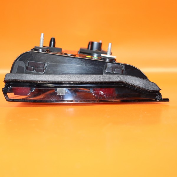 TESLA MODEL X TRUNK TAIL LIGHT RIGHT PASSENGER 2021 2022 1565493-00-B OEM