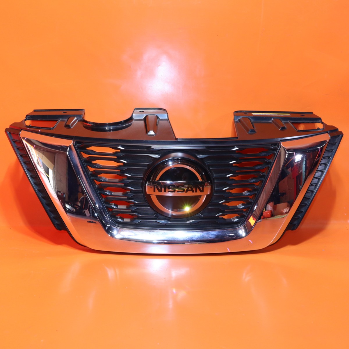 NISSAN ROGUE GRILLE 2017 2018 2019 62310-7FW0A OEM