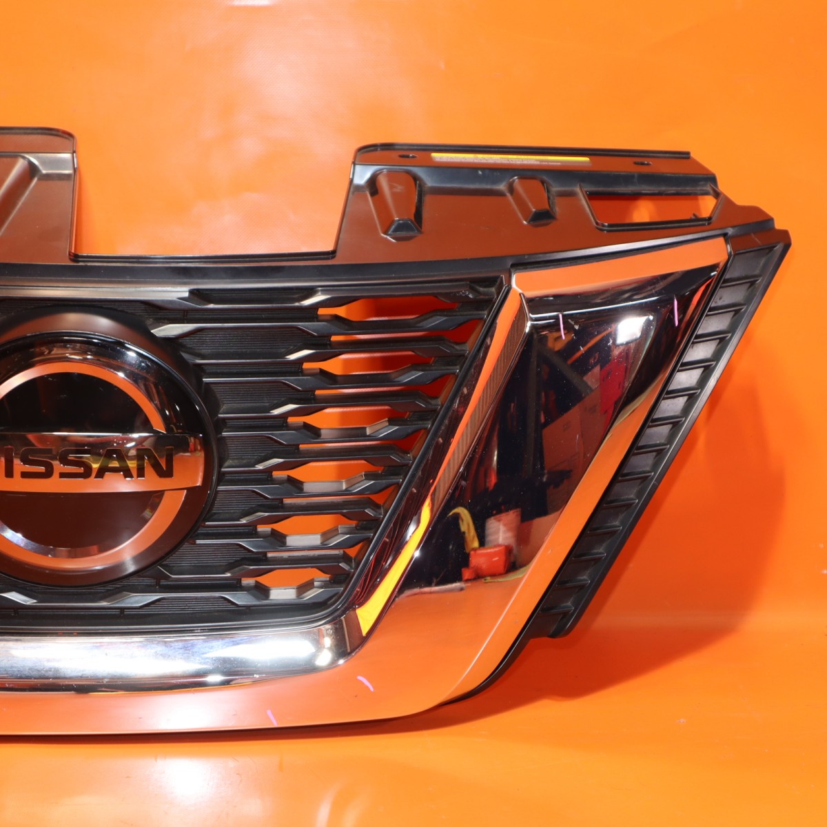 NISSAN ROGUE GRILLE 2017 2018 2019 62310-7FW0A OEM