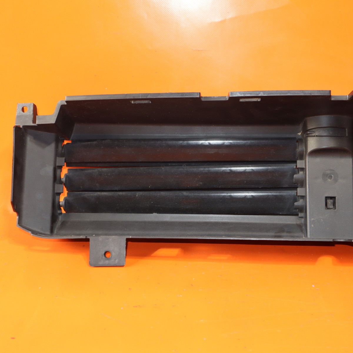 JEEP CHEROKEE AIR SHUTTER AIR DUCT 2019 2020 2021 68287394AB FOR PARTS