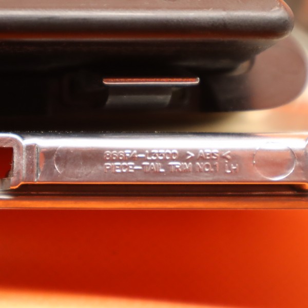 KIA K5 REAR BUMPER TRIM INSERT GRILLE LEFT 2021 2022 866F4-L3300 OEM