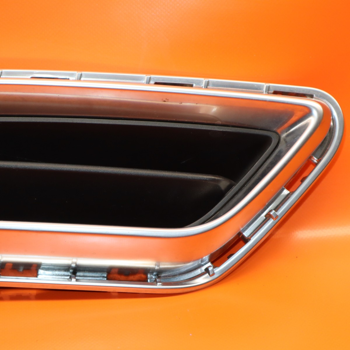 KIA K5 REAR BUMPER TRIM INSERT GRILLE LEFT 2021 2022 866F4-L3300 OEM