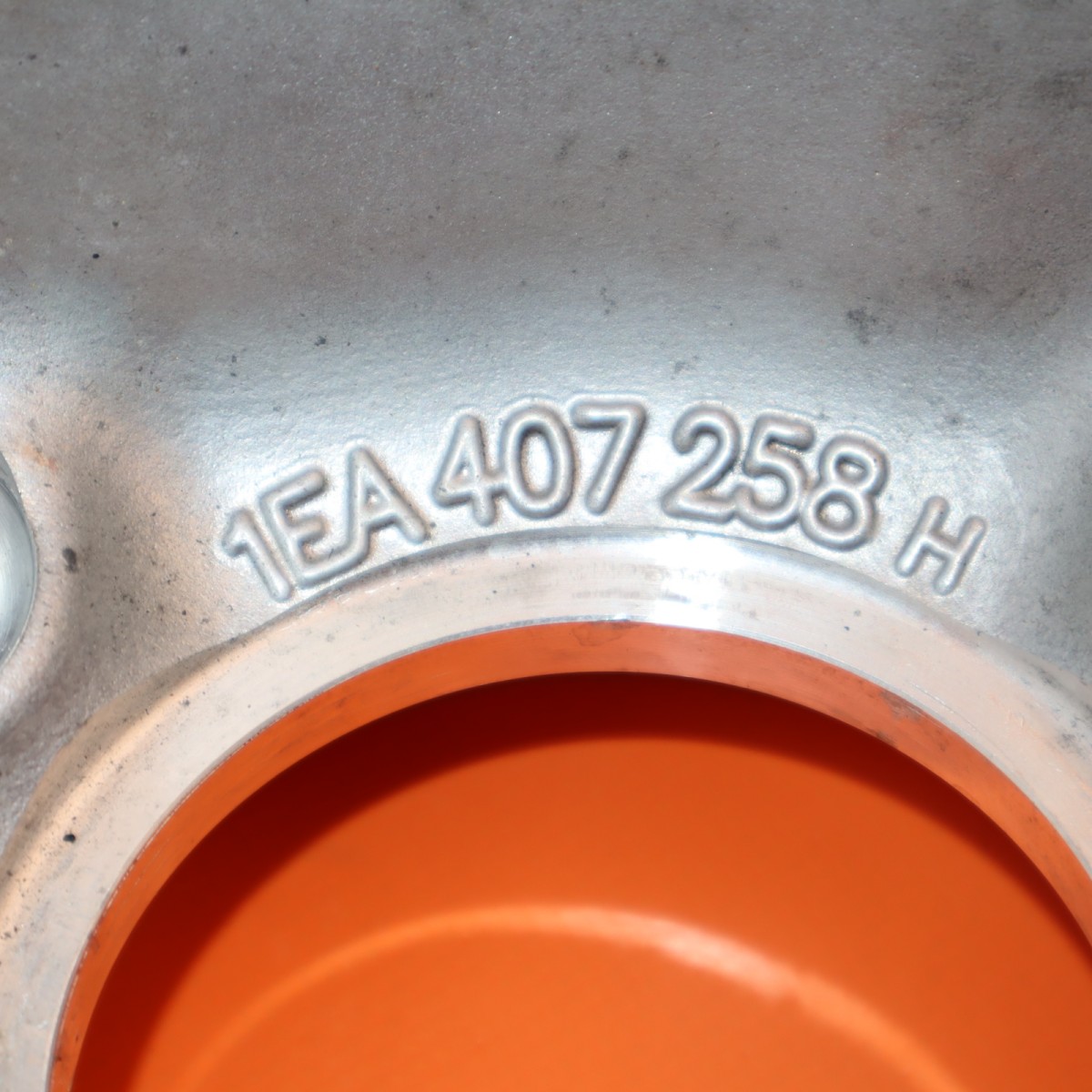 VW ID4 KNUCKLE WHEEL CARRIER RIGHT FRONT 2021 2022 1EA 407 258 H OEM