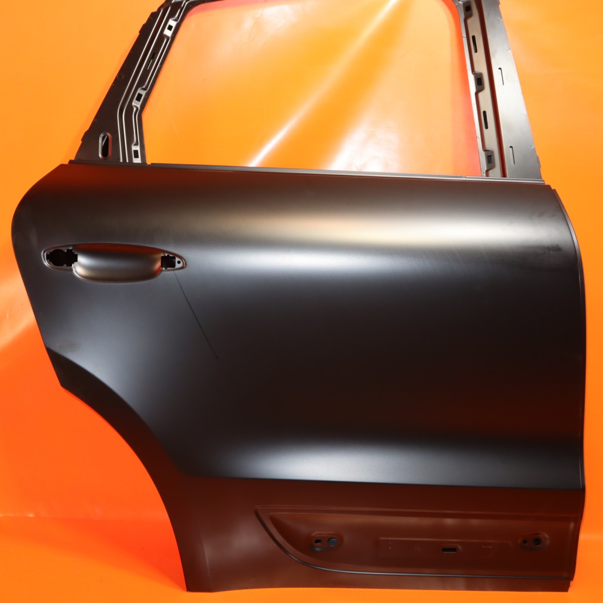 PORSCHE MACAN DOOR RIGHT REAR 2015 2016 2017 2018 2019 2020 95B833022B OEM