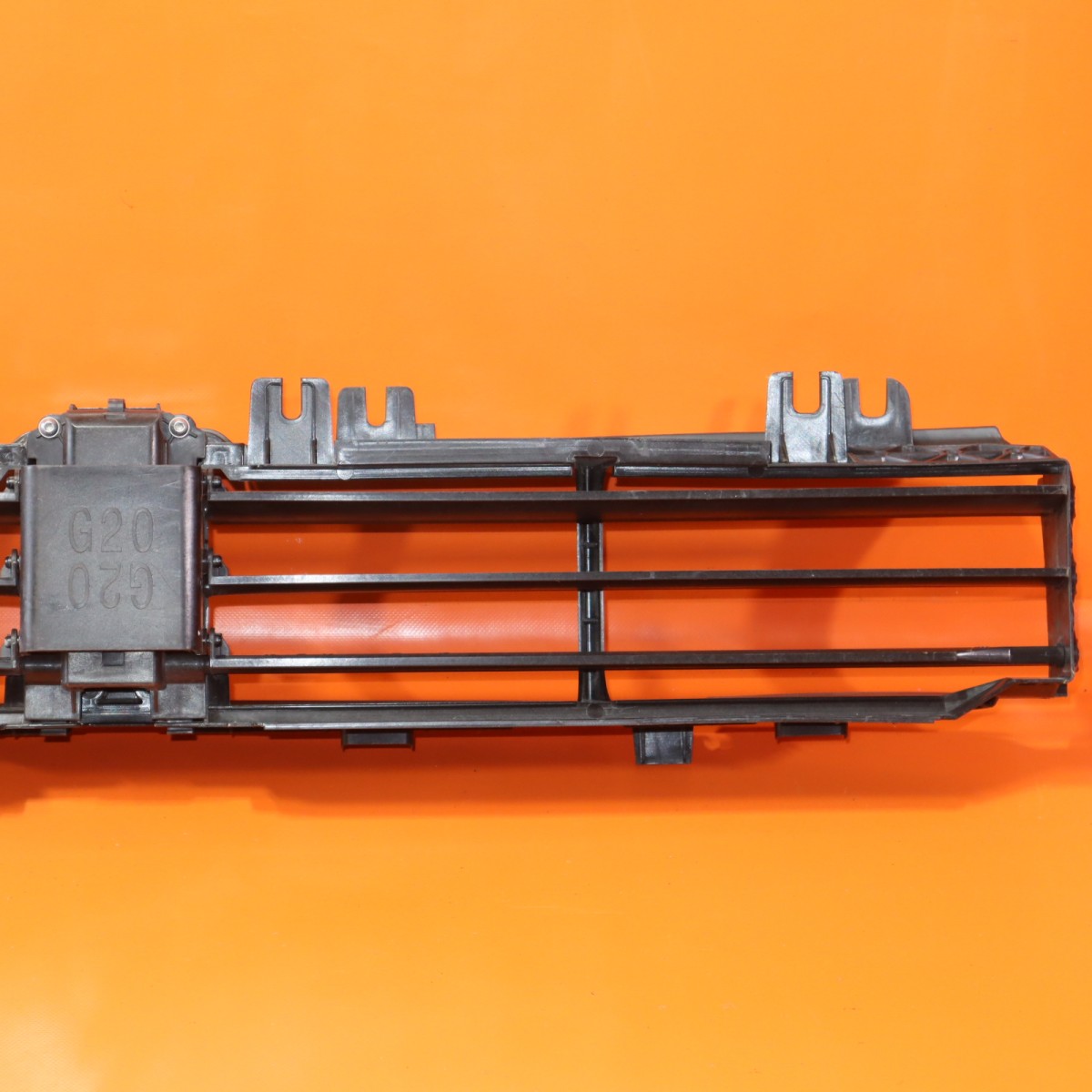 BMW 330 AIR SHUTTER RADIATOR GUIDE 2019 2020 2021 5174 9465186 OEM