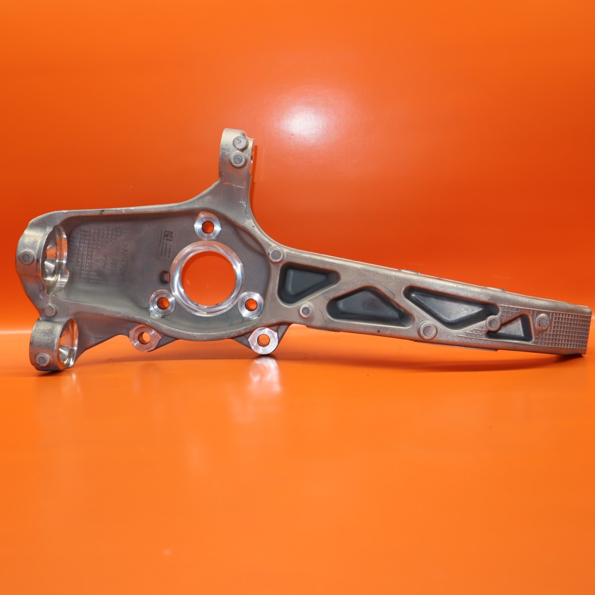 TESLA MODEL Y KNUCKLE SPINDLE RIGHT FRONT 2020 2021 2022 1188316-00-F OEM