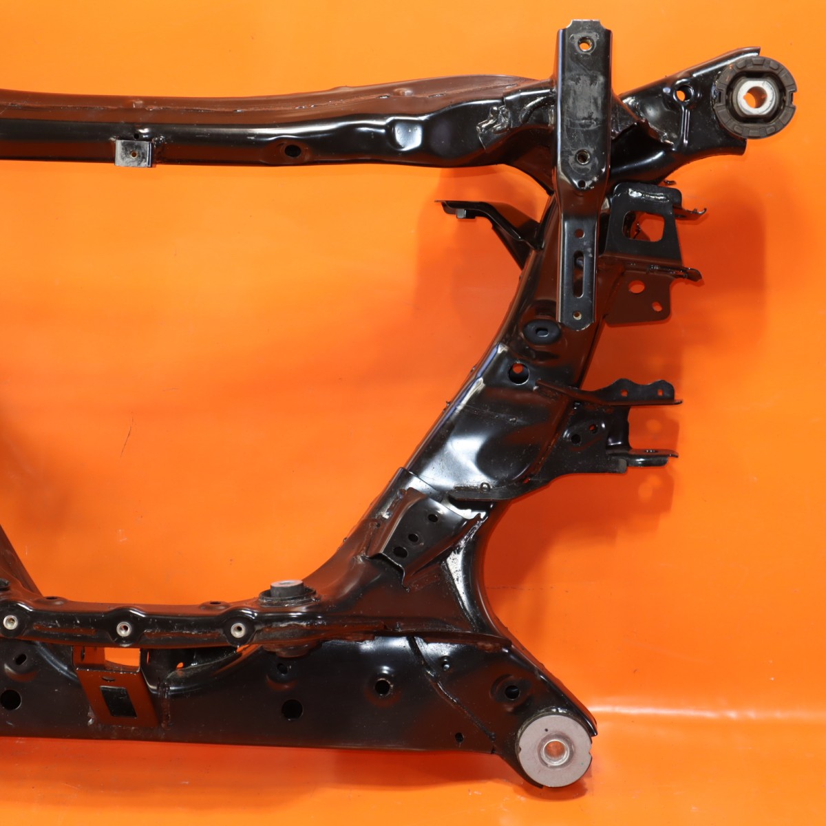 TESLA MODEL Y SUBFRAME REAR CROSSMEMBER 2020 2021 2022 AWD 1044580-00-C OEM