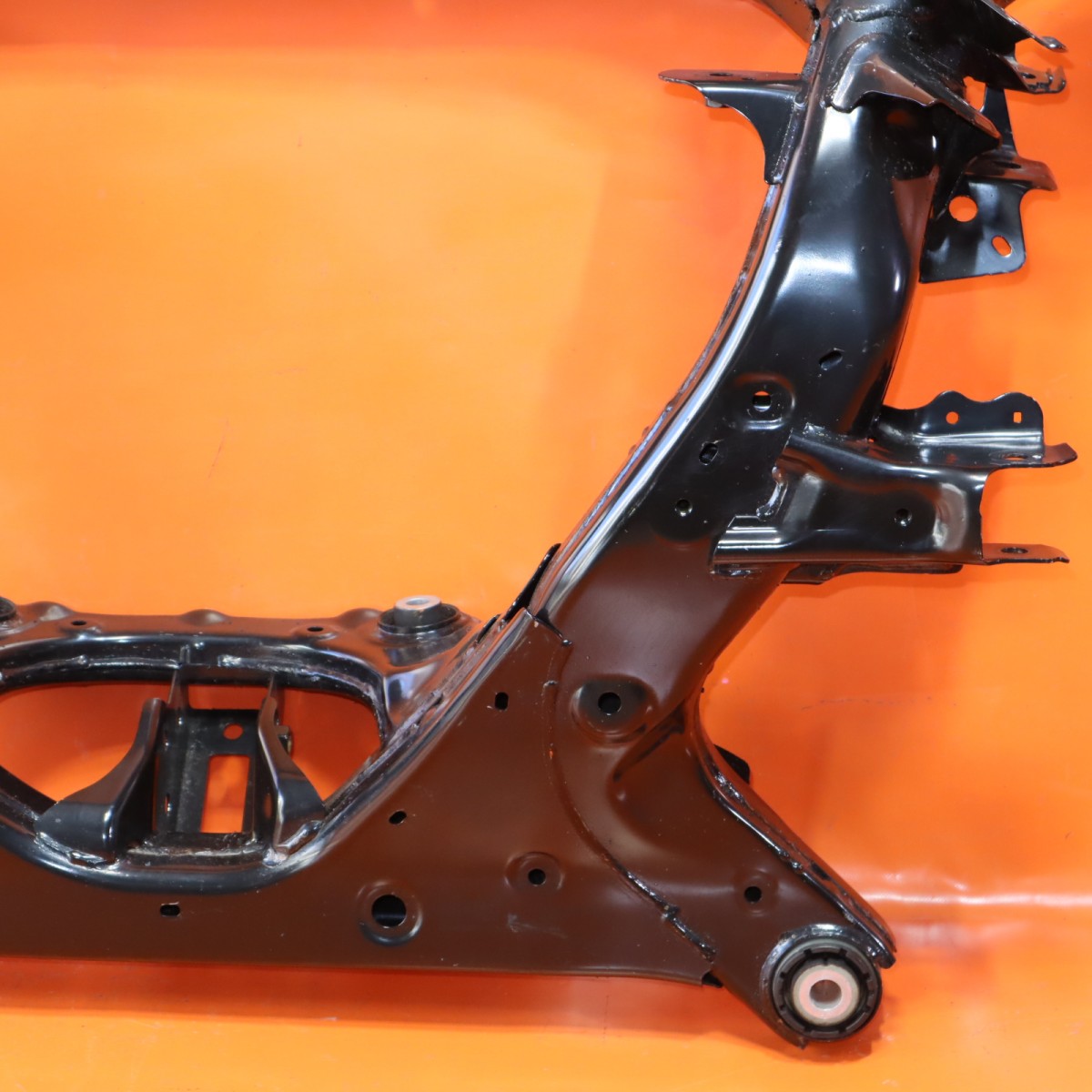 TESLA MODEL Y SUBFRAME REAR CROSSMEMBER 2020 2021 2022 AWD 1044580-00-C OEM