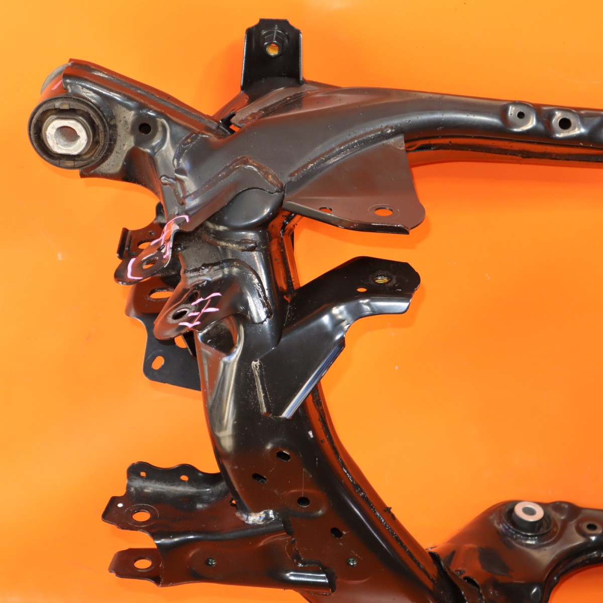 TESLA MODEL Y SUBFRAME REAR CROSSMEMBER 2020 2021 2022 AWD 1044580-00-C OEM