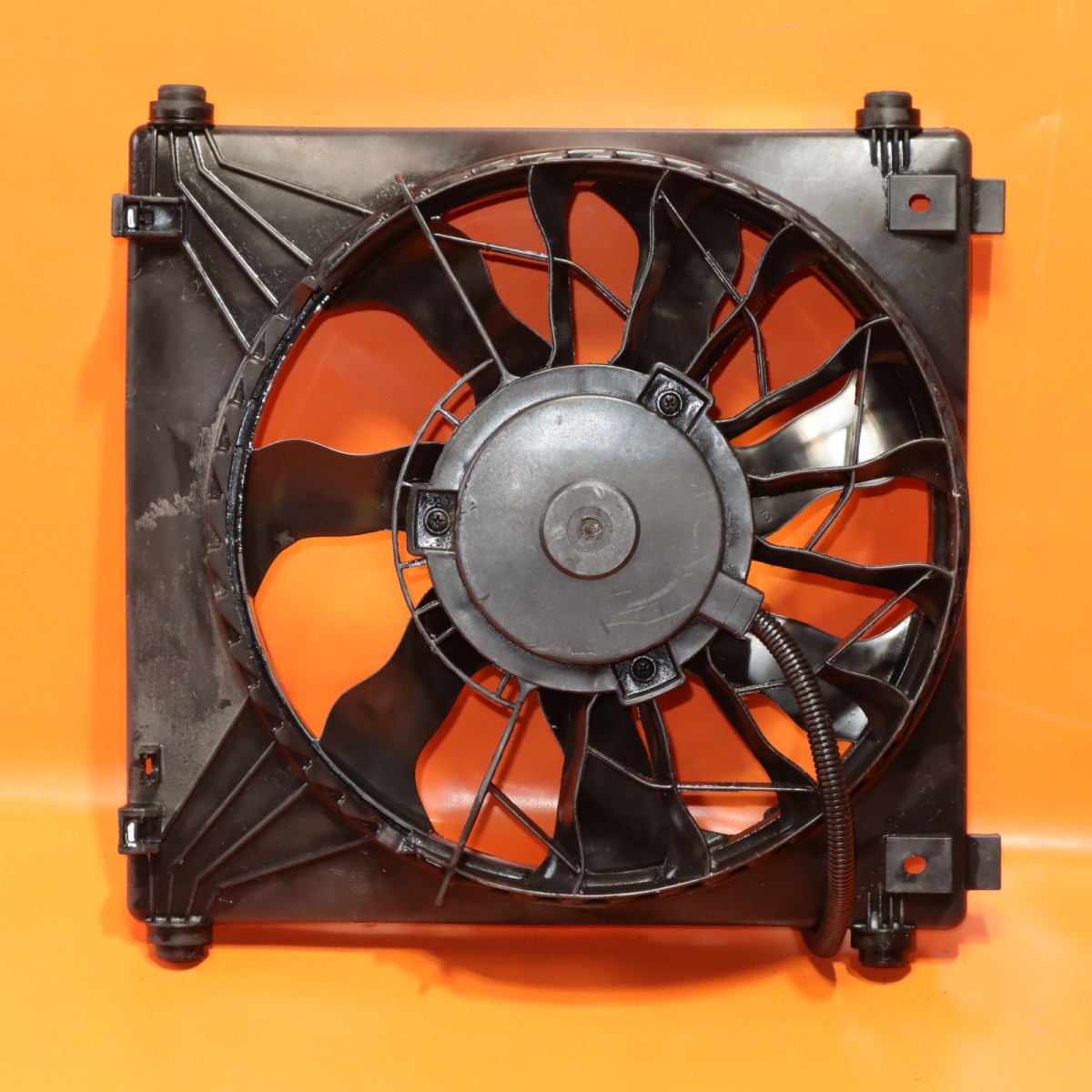 TESLA MODEL S COOLING FAN LEFT 2016 2017 2018 2019 2020 6007352-00-F OEM