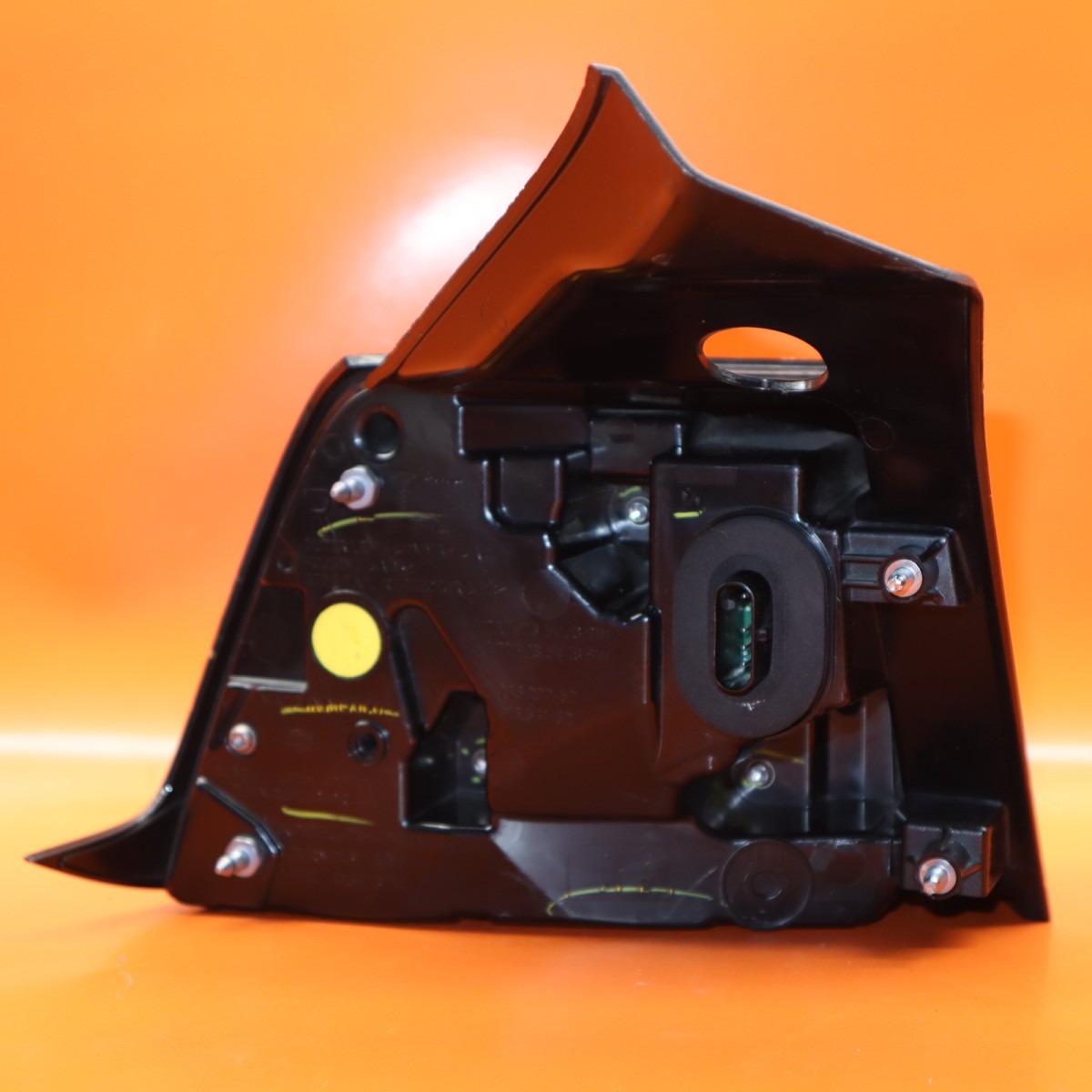 TESLA MODEL Y TAIL LIGHT RIGHT 2020 2021 2022 2023 LED 1502087-00-D OEM