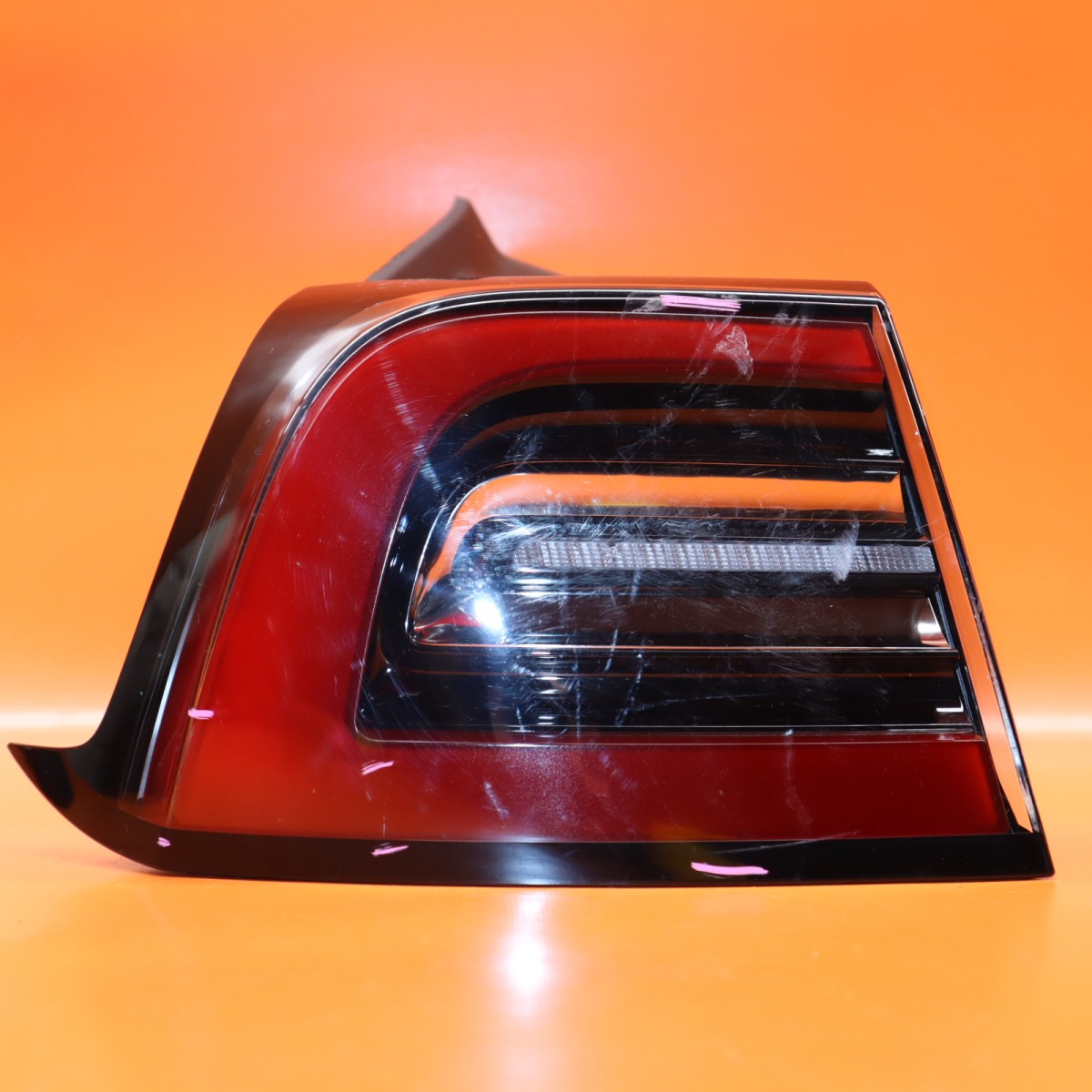 TESLA MODEL Y TAIL LIGHT LEFT DRIVER 2020 2021 2022 LED 1502086-00-D OEM
