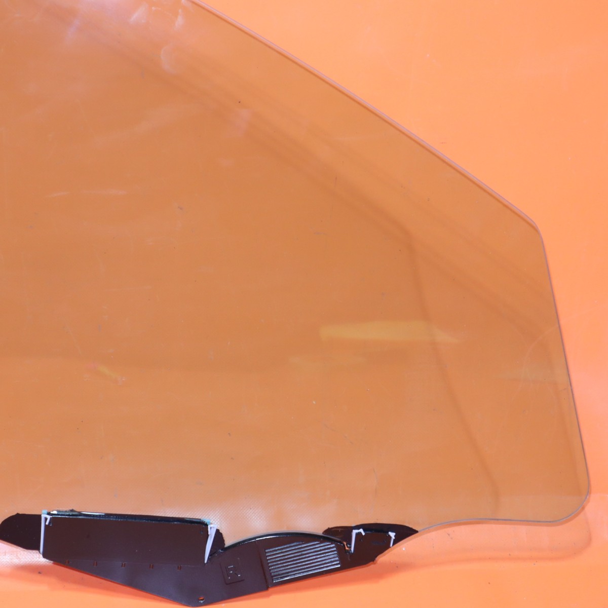 TESLA MODEL Y DOOR GLASS RIGHT FRONT PASSENGER 2020 2021 2022 2023 ...