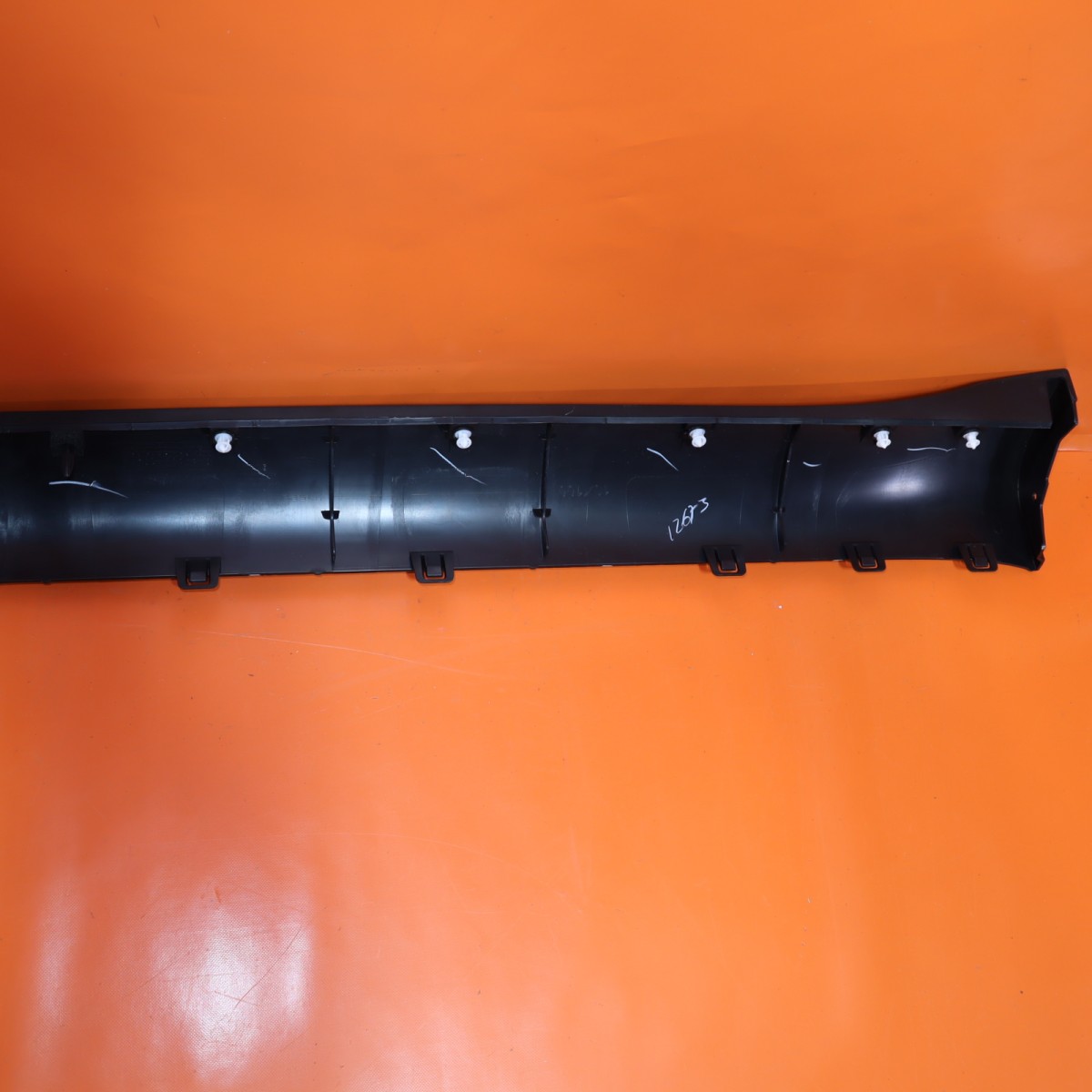 TESLA MODEL Y ROCKER MOLDING RIGHT PASSENGER 2020 2021 2022 1497744-00 ...