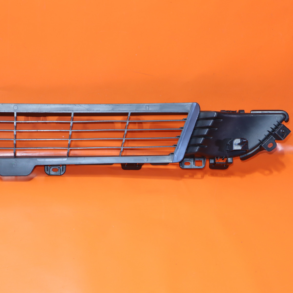 TESLA MODEL Y GRILLE FRONT CENTER LOWER 2020 2021 2022 2023 1493759-00 ...