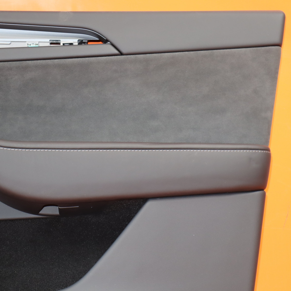 TESLA MODEL Y DOOR PANEL RIGHT FRONT 2020 2021 2022 2023 1616483-01-A OEM