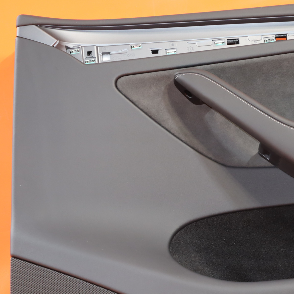 TESLA MODEL Y DOOR PANEL RIGHT FRONT 2020 2021 2022 2023 1616483-01-A OEM