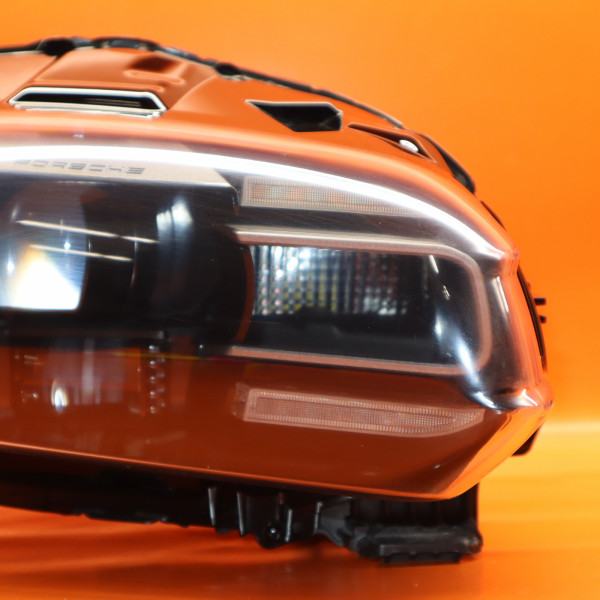 PORSCHE TAYCAN HEADLIGHT RIGHT PASSENGER MATRIX LED 2020 2021 2020 OEM