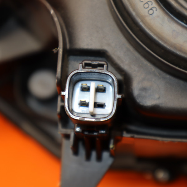 TOYOTA 4RUNNER HEADLIGHT RIGHT PASSENGER 2014 2015 2016 2017 2018 2019 OEM