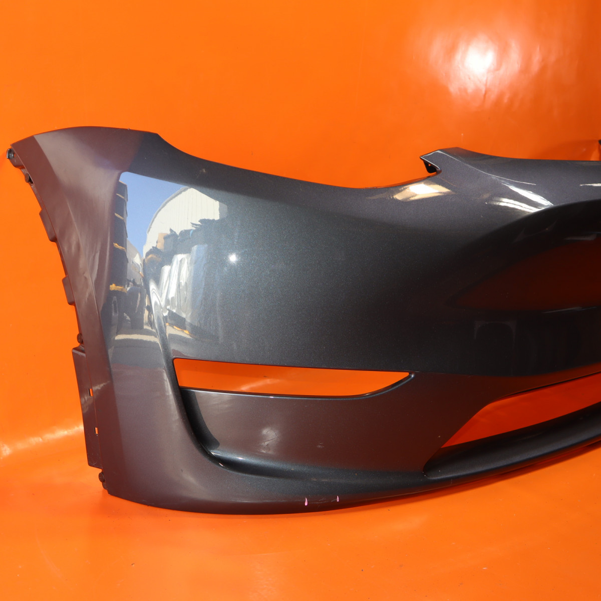 TESLA MODEL Y FRONT BUMPER 2023 2024 1687994-TX-A NON SENSOR TYPE OEM