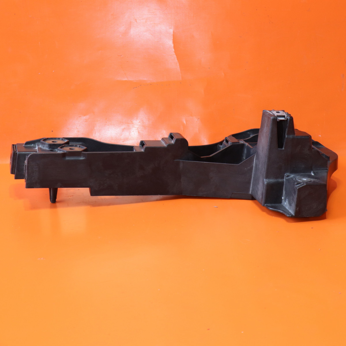 RAM 1500 RADIATOR SUPPORT BRACKET RIGHT 2019 2020 2021 2022 4000026AA OEM