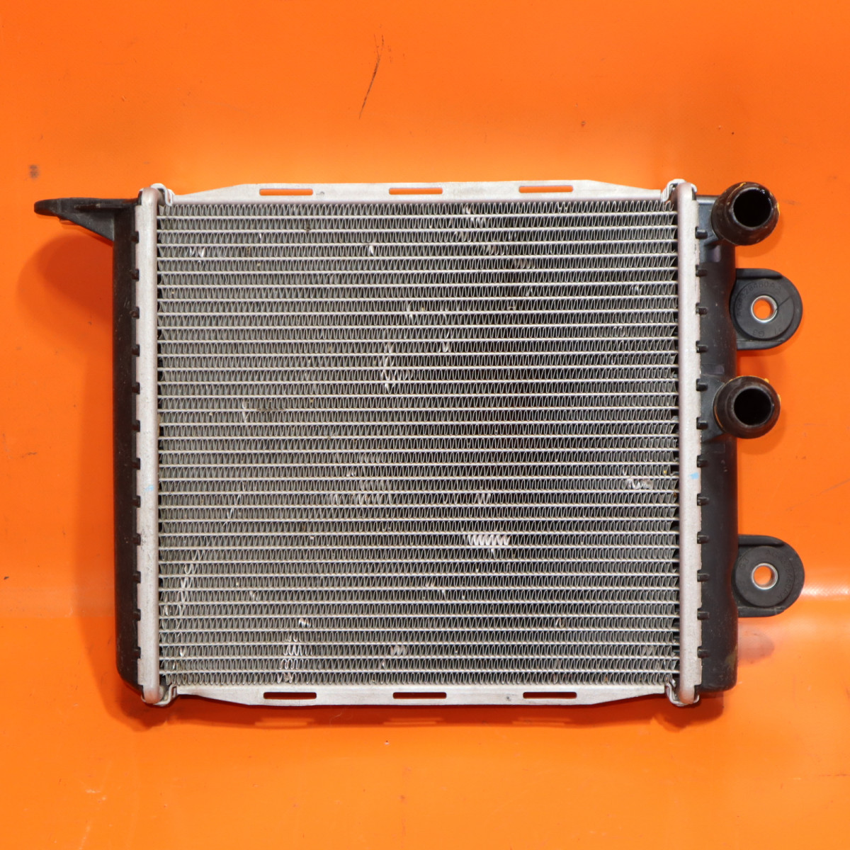 ASTON MARTIN DB11 ENGINE WATER COOLING RADIATOR LEFT 2017 2018 2019 ...