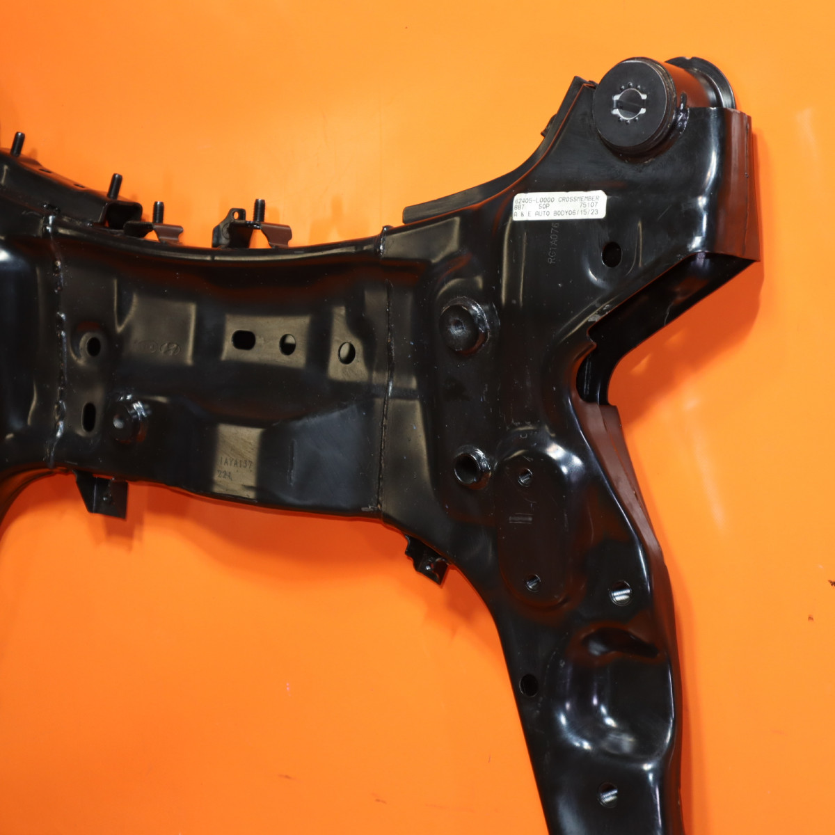 KIA K5 CROSSMEMBER FRONT SUBFRAME 2021 2022 2023 2024 FWD 62405-L0000 OEM