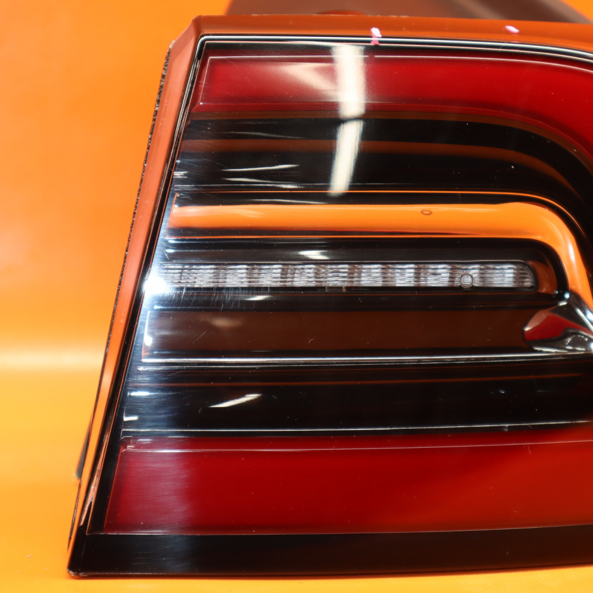 TESLA MODEL 3 TAIL LIGHT RIGHT 2017 2018 2019 2020 2021 1077398-00-H OEM