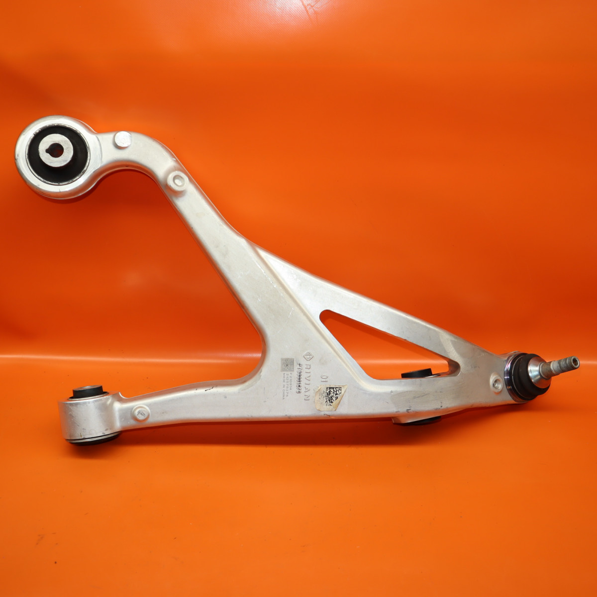 RIVIAN LOWER CONTROL ARM LEFT FRONT 2022 2023 PT00001878 OEM