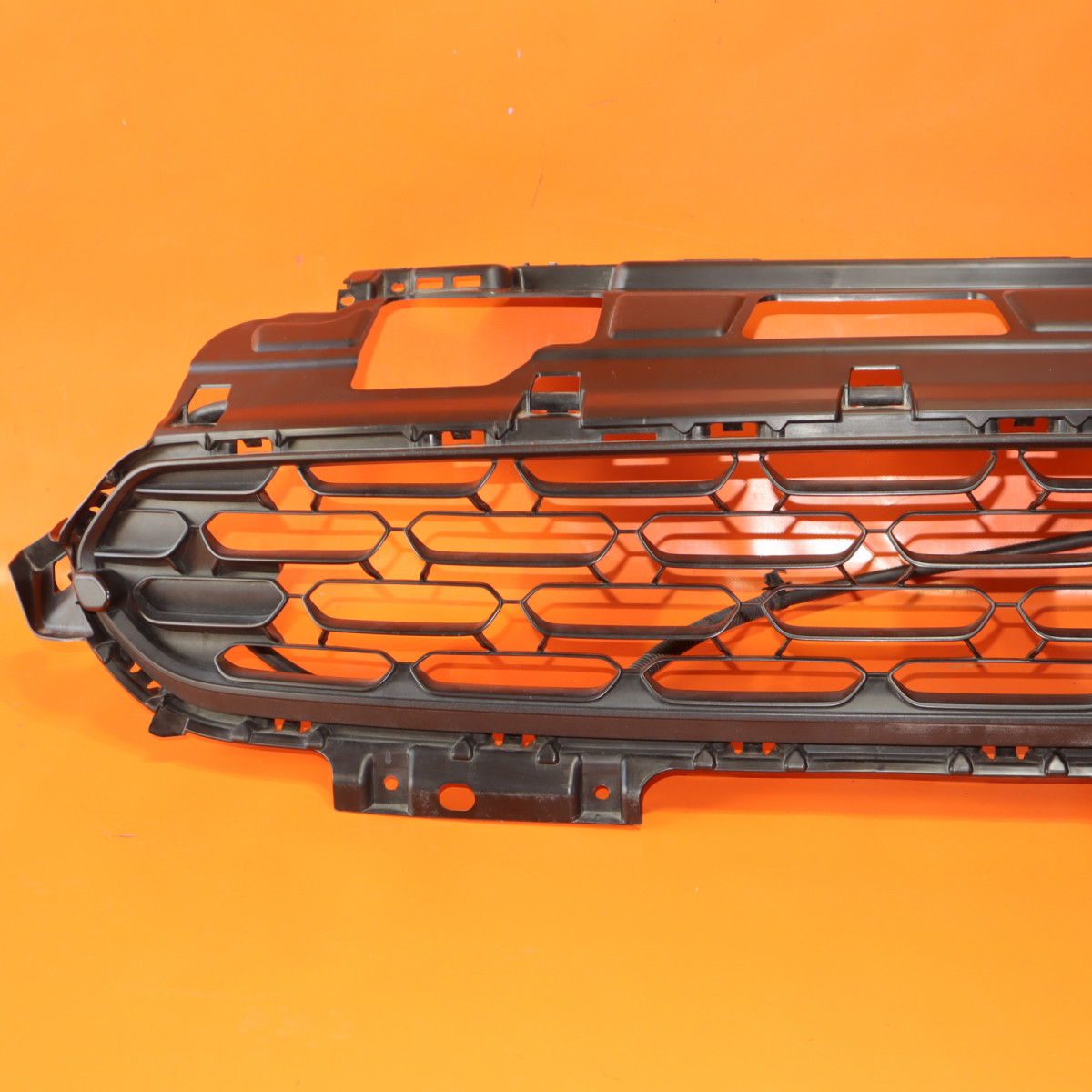 FIAT SPIDER 124 RADIATOR GRILLE 2017 2018 2019 2020 OEM