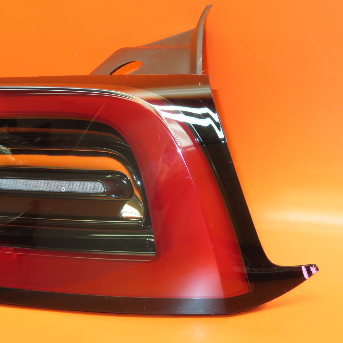 TESLA MODEL Y TAIL LIGHT RIGHT 2020 2021 2022 2023 LED 1502087-00-D OEM