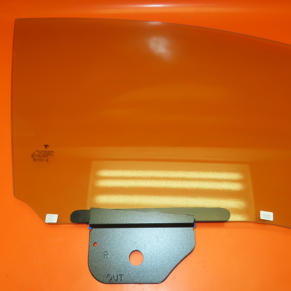 TESLA MODEL Y DOOR GLASS RIGHT FRONT PASSENGER 2020 2021 2022 2023 ...